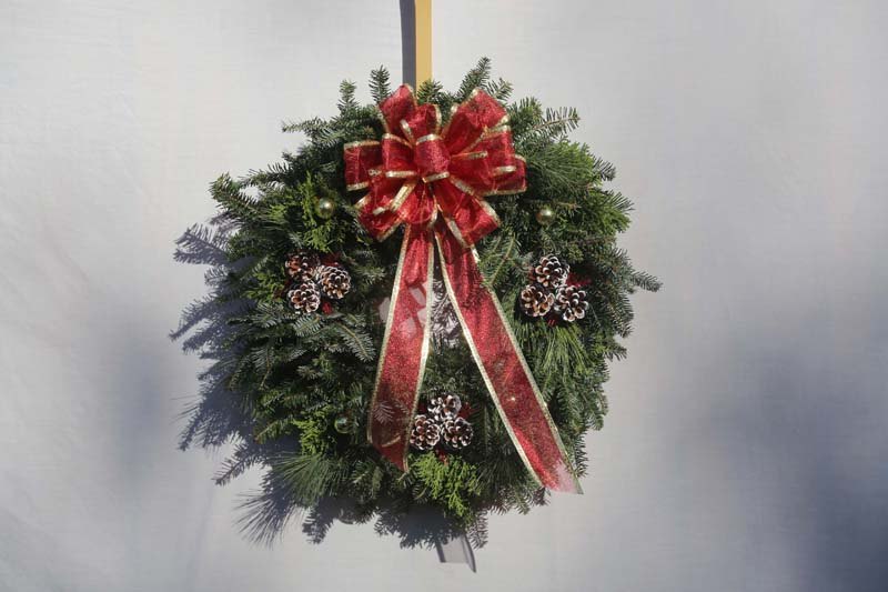 Fresh Handmade Holiday Wreaths – Arkwright's Tree & Wreath Farm